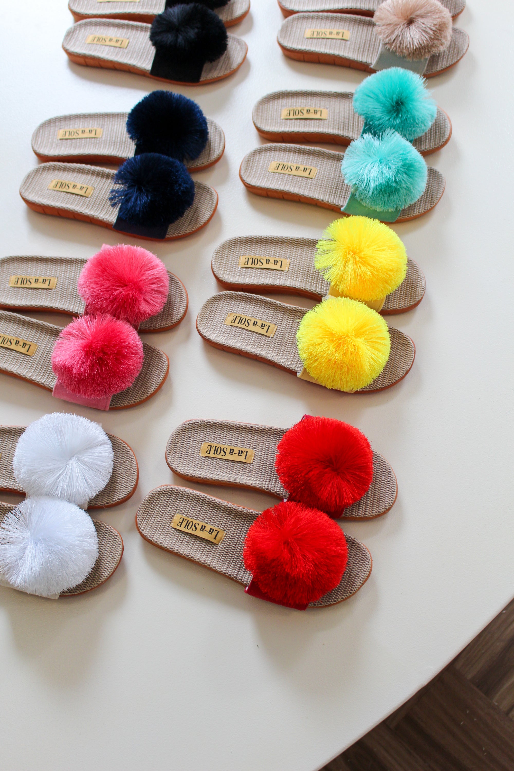 Pom Pom Collection – La-a SOLE